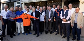 Legends gather to remember Ray | Tottenham Hotspur