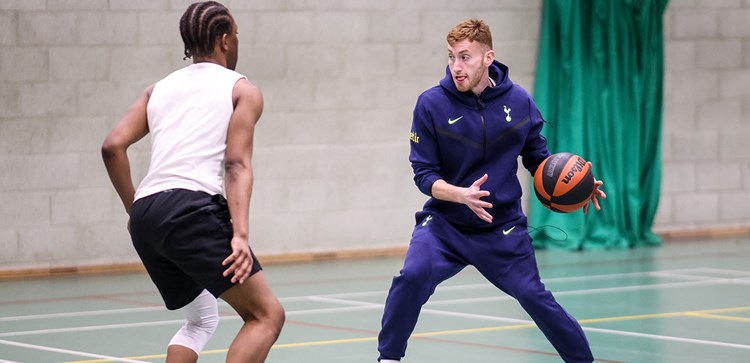 Deki shoots some hoops with Haringey Hawks Basketball Club! | Tottenham ...