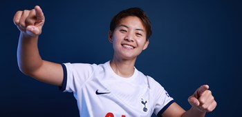 Shuang Wang appearance, activities and festive fun at WSL north London ...