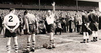 Home-town hero, one-club man, world football star – Cliff Jones on ...